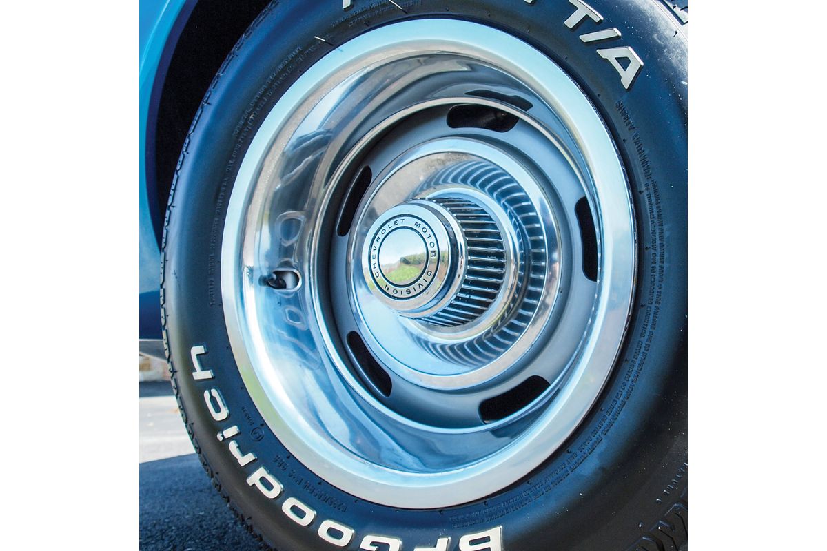 C3 1968-1982 Chevrolet Corvette Rallye Wheel Hubcap. OEM Style - CA