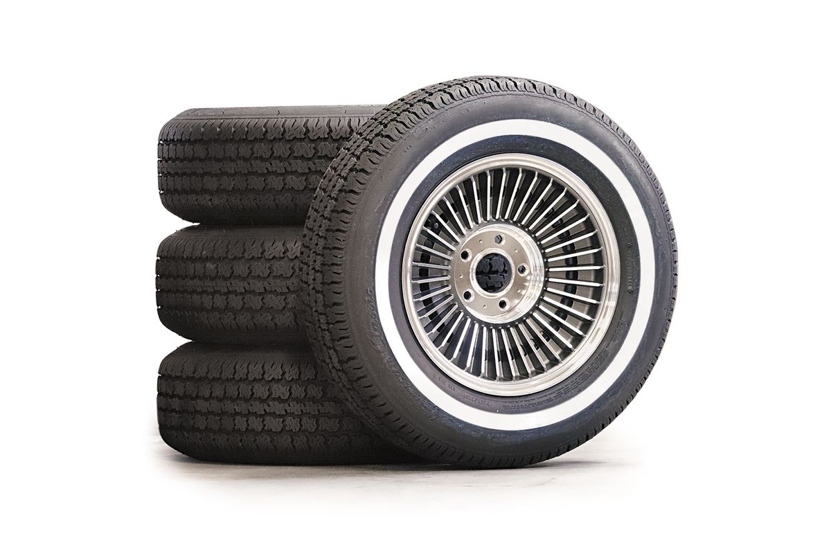 CA 1965 Chevrolet Corvette Direct-Bolt Knockoff Wheel & Tire Package ...